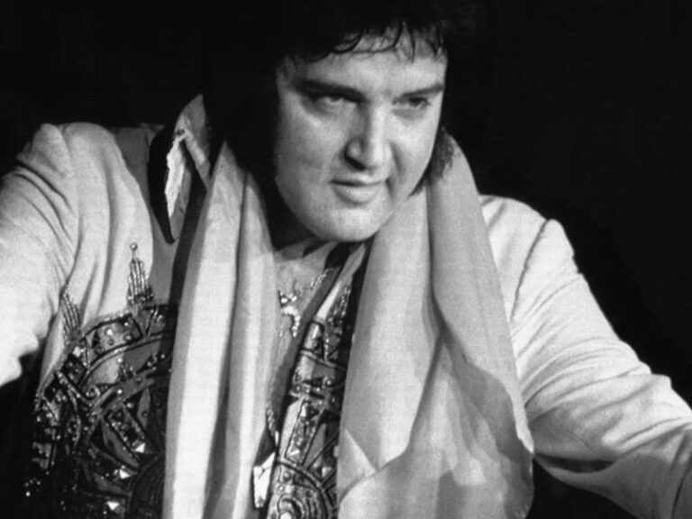 Elvis Presley’s ‘One Night’ – The King’s Fiery Anthem of Passion!