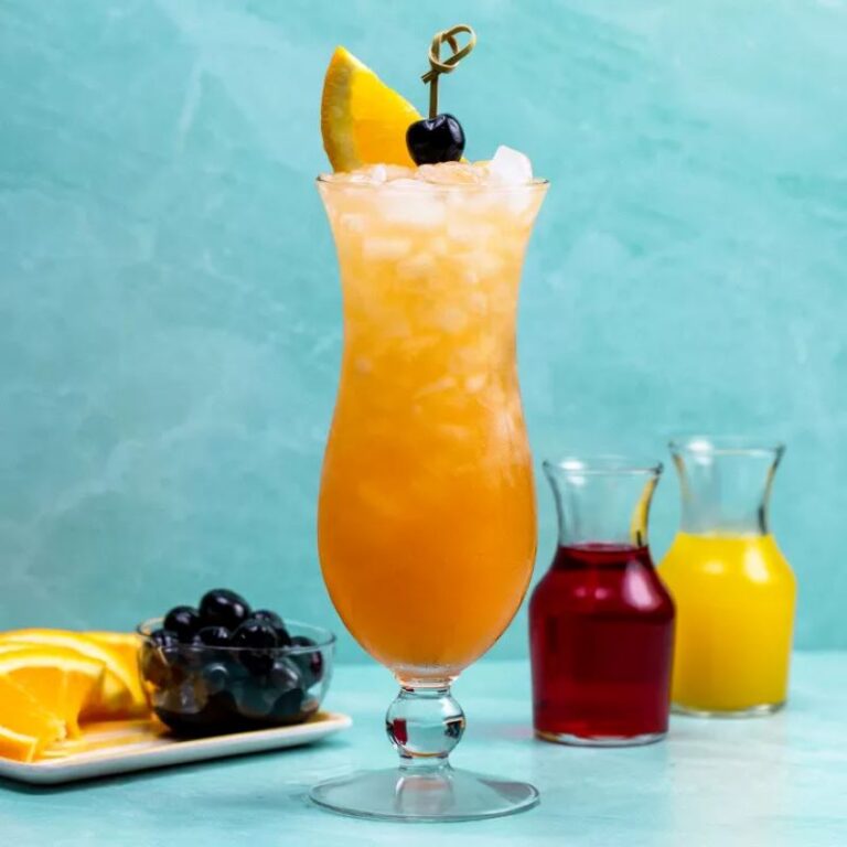 27 Valentine's Day Cocktails Recipes for a Sweet Celebration