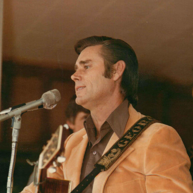 George Jones – Beer Run